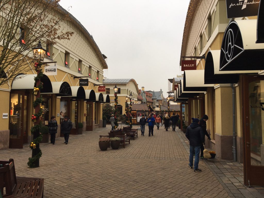 Stop in Wertheim Village Outlet Centre and Erwin Hymer World - MandA ...